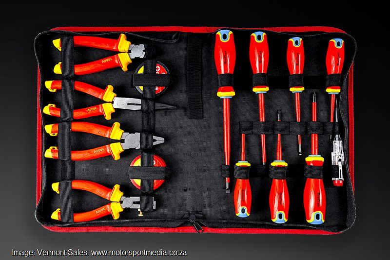 motorsource.co.za | 14-piece insulated Tork Craft electrician’s tool set
